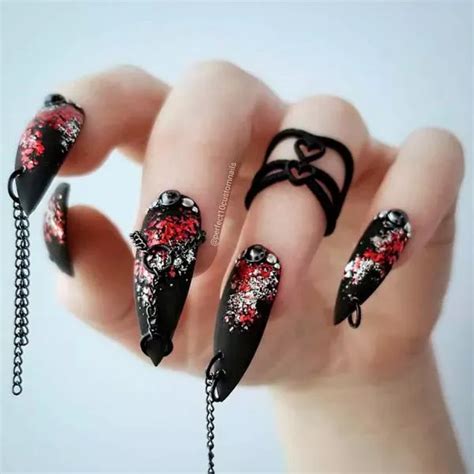 40 Creepy Halloween Nail Art Designs Halloween Nail Designs