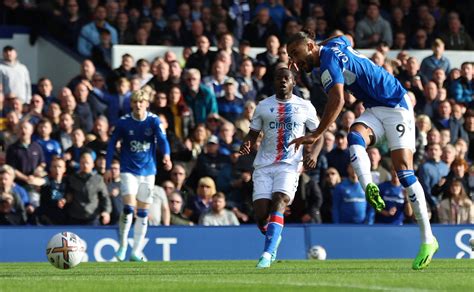 Impressive Everton Thrash Palace 3 0 To End Losing Run Reuters