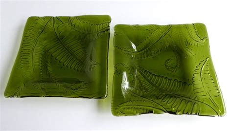 Fused Glass Fern Imprinted Dish In Fern Green By Bprdesigns Etsy