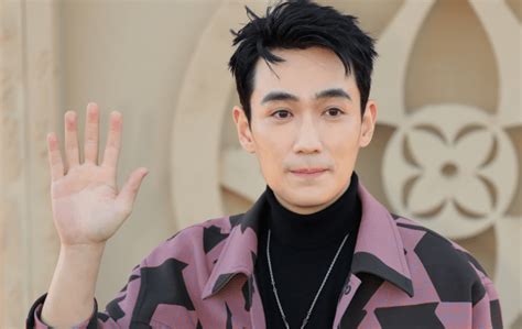 LV大秀红毯王鹤棣的歪嘴朱一龙的法令纹男星生图也惨烈 龚俊 刘耀文 高清