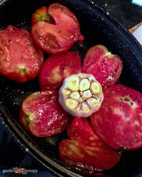 Roasted Heirloom Tomato Pizza Sauce Heirloom Tomato Recipes Tomato