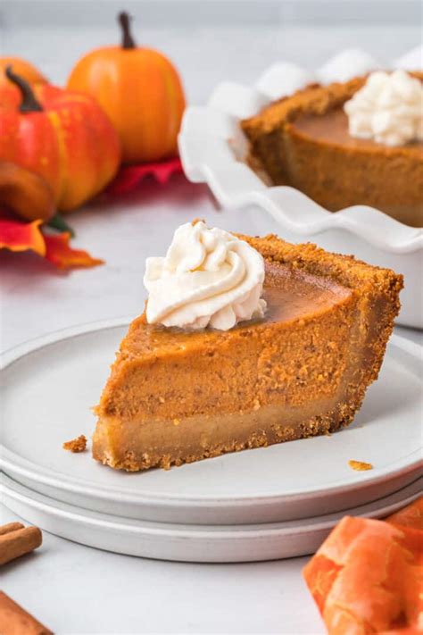 Easy Pumpkin Pie With Graham Cracker Crust Shes Not Cookin