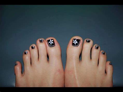20 Must Try Pedicure Nail Designs For This Summer