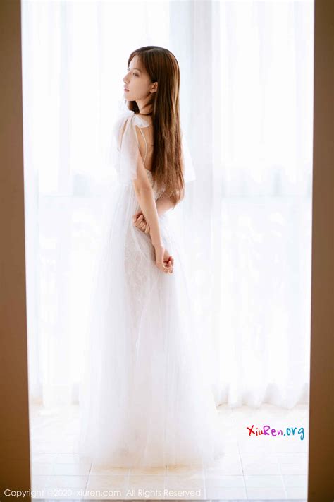 秀人网xiuren N01914 乖巧仙气美臀嫩妹林文文yooki治愈白色薄纱性感t裤美艳写真 62p 秀人网