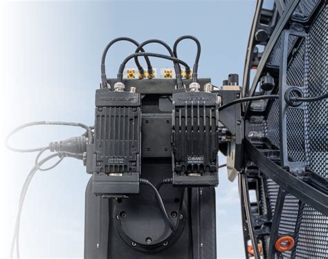Persistent Systems Tracking Antenna Persistent Systems Wave Relay