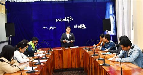 သံတွဲခရိုင်၊လူထုအခြေပြုဗဟိုဌာန Community Centre ၌ ဝန်ထမ်းများ နှင့်