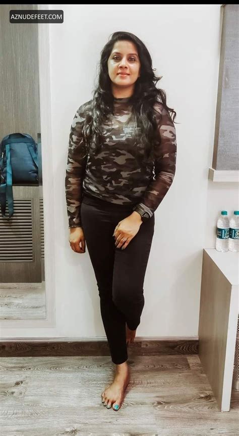 Sini Abraham Feet Aznudefeet