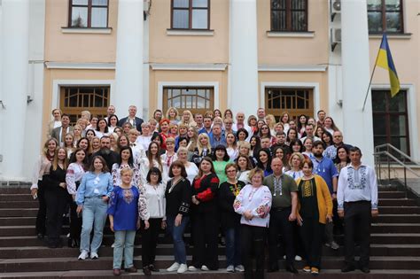 Міністерство День вишиванки в Міністерство освіти і науки України Вишиванка — не предмет