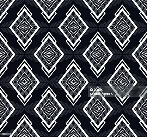스커트 카펫 벽지 의류 포장 바틱 직물 옷 패션 다크 벡터 일러스트 자수 텍스처 스타일에 사용되는 흑백 기하학적 인종 패턴 전통 디자인 패턴 0명에 대한 스톡 벡터 아트 및