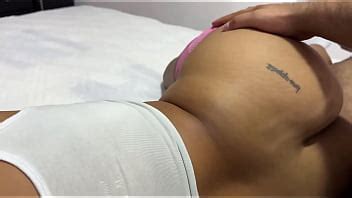 TOMA SU SIESTA Y LEVANTA A SU HERMANASTRA CON LA VERGA EN SU CULO XVIDEOS
