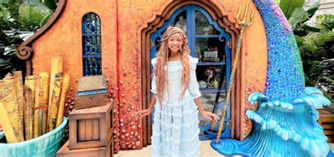 Meet The Little Mermaids Live Action Ariel At Disneyland Park