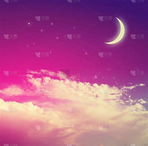 夜空中的月亮和星星