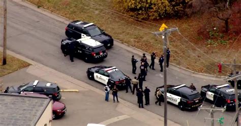 Raw Video Roseville Police Apprehend Homicide Suspect Cbs Minnesota