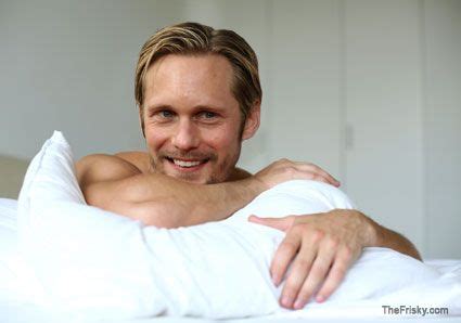 Literally how does a half naked alexander skarsgård make a bad sunburn look so damn good Artofit
