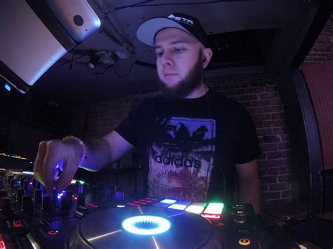 Played on an SX3 for the first time yesterday at my residential gig...I ...