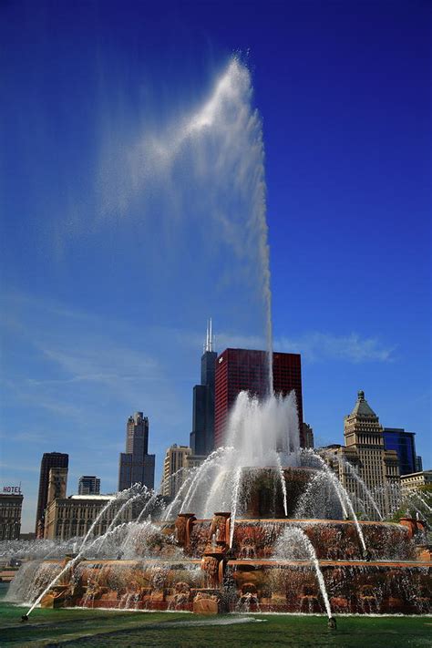 Chicago Skyline And Buckingham Fountain 2010 8 Photograph By Frank