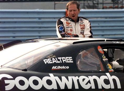 Photos Remembering Dale Earnhardt A Fan Favorite 20 Years Later