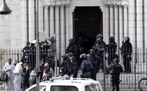 Tres Muertos Y Varios Heridos Por Un Ataque Con Cuchillo En Una Iglesia
