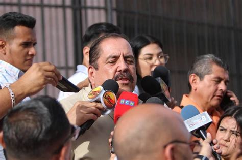 Carlos Zelaya confirma que se reunió con narcos