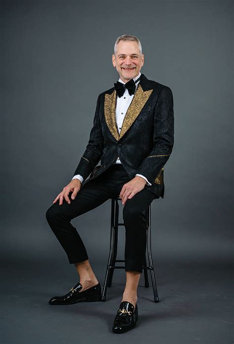 Black And Gold Jacquard Lapel Tuxedo Suit Stanlion Best Ceremonial