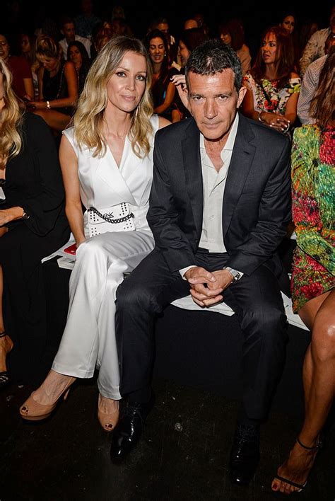 ირინა შეიკი კოსტიუმების შოუზე ბრედლი კუპერის გარეშე მივიდა ფოტო რადიო ფორტუნა Fortuna Ge