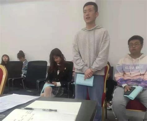 我系举行学生干部座谈会新闻公告旅游管理系