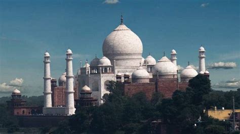 5 Books On Mughal Influence And Intermingling