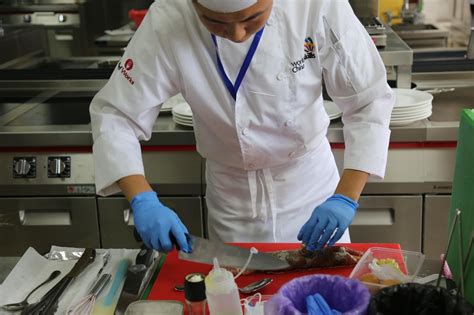 西餐学院师生在2019年全国西餐烹饪技能大赛华东赛区中喜获佳绩
