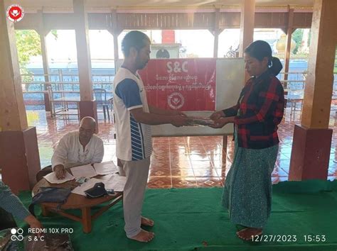 ဒီပဲယင်း စစ်ရှောင်ပြည်သူ ၂၀၀ ကျော်အတွက် အနွေးထည်များ S Andc အဖွဲ့ ထောက