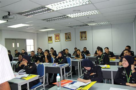 Pertubuhan Alumni Debat Malaysia Adam Ceramah Motivasi Di Maktab