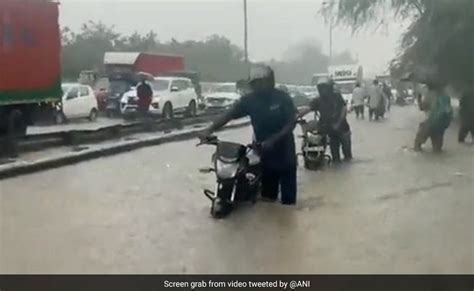 5 Km Traffic Jam At Delhi Gurugram Expressway After Heavy Downpour