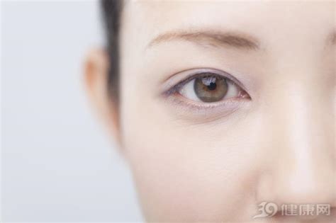右眼皮跳是凶是吉右眼皮跳是灾 可可情感网