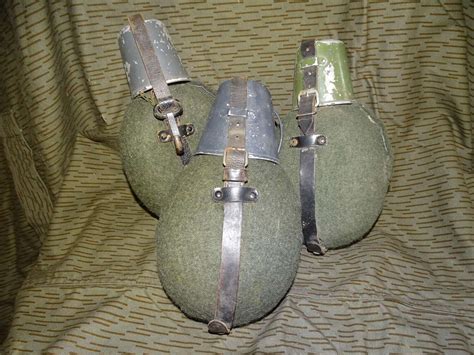 Gourde armée Allemande NVA DDR modèle ancien laine aluminium