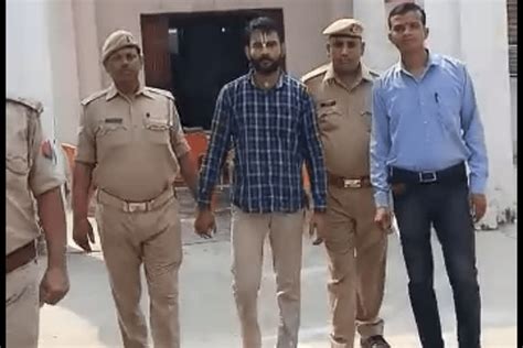 5 करड क मबइल चर कर बन गय थ सध नएड पलस न बहर स उठय