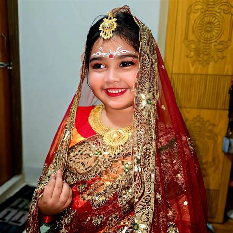 কোন জিনিস কাঁচাও খায় পাকাও খায় ফেলে দিলে কুড়িয়েও খায়