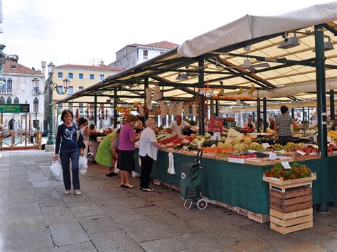 Il Mercato Di Rialto Raccontato Dai Suoi Commercianti