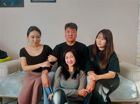 Онон Зоригтзандан Энэ одоо юу болоод явчихавдаа зурганд нэр өгнө үү дээ 😝😝😝😝😝 Instagram