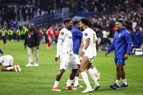 Mercato Om Aubameyang Et Moumbagna Sur Le Départ