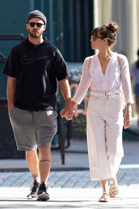 Jessica Biel Must Hate Britney Page Britney Community