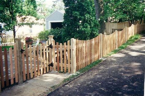 Scalloped Picket Fences Pioneer Fence