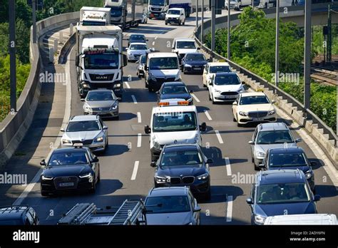 Stau Autobahn Stock Photos Stau Autobahn Stock Images Alamy