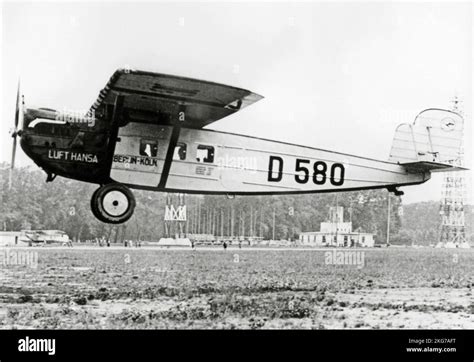 Lavion De Transport Allemand à Un Seul Moteur Dornier Komet Iii Photo