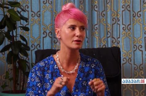 მქონდა დიდი დეპრესიის ეპიზოდი პანიკური შეტევები დამოკიდებული ვიყავი ანტიდეპრესანტებზე ასევე