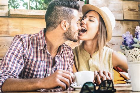 愛情跟麵包你怎麼選？張愛玲：「結婚若是為維持生計，婚姻就是長期賣淫」 姊妹淘 Nownews今日新聞