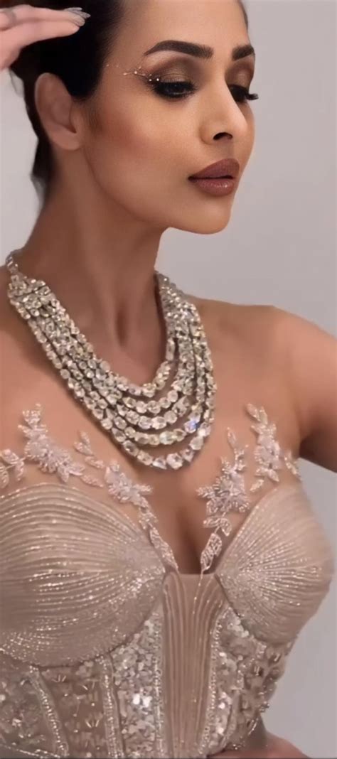 Malaika Arora Behind The Scenes 🔥 Photoshoot 😍 Rmalaikaarorahot