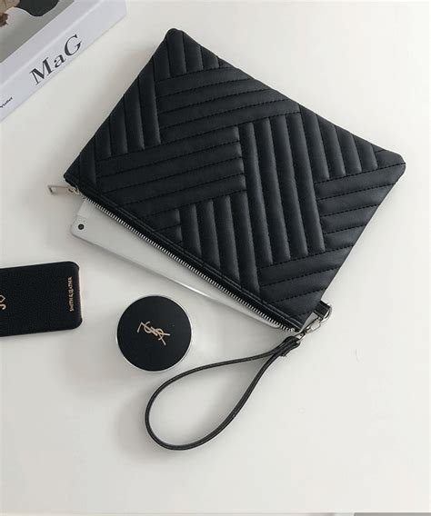 당일발송 4col 데일리 퀄팅 스퀘어 손목 스트랩 아이패드 파우치 손가방 신상 캐주얼가방 직장인 맨투맨코디 정장 하객룩 레더