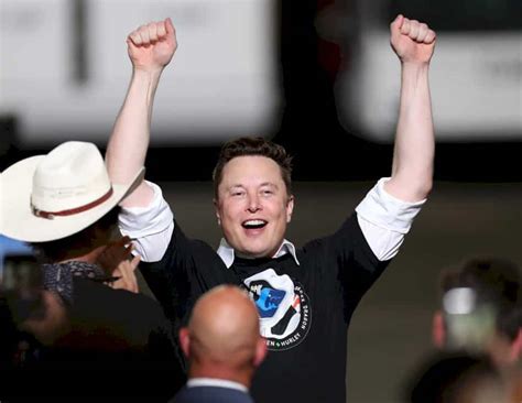 Elon Musk Le Patron De Tesla Devient Officiellement Lhomme Le Plus