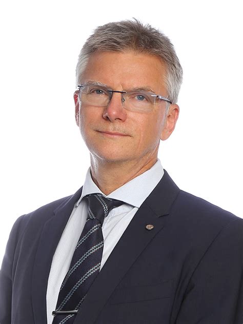 Experten in Versicherungen und öffentliche Ausschreibungen Elmar