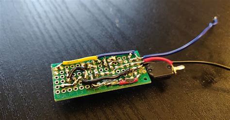 Signal Inverter For A Motion Detector Lamp From Discrete Transistors