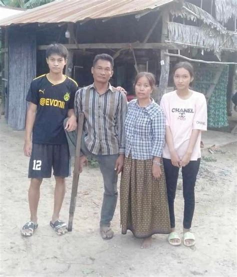 ស្នាមញញឹមចេញពីចិត្ត អន ផានិត យុវសិស្សកម្សត់ជាប់បាក់ឌុបនិទ្ទេស A